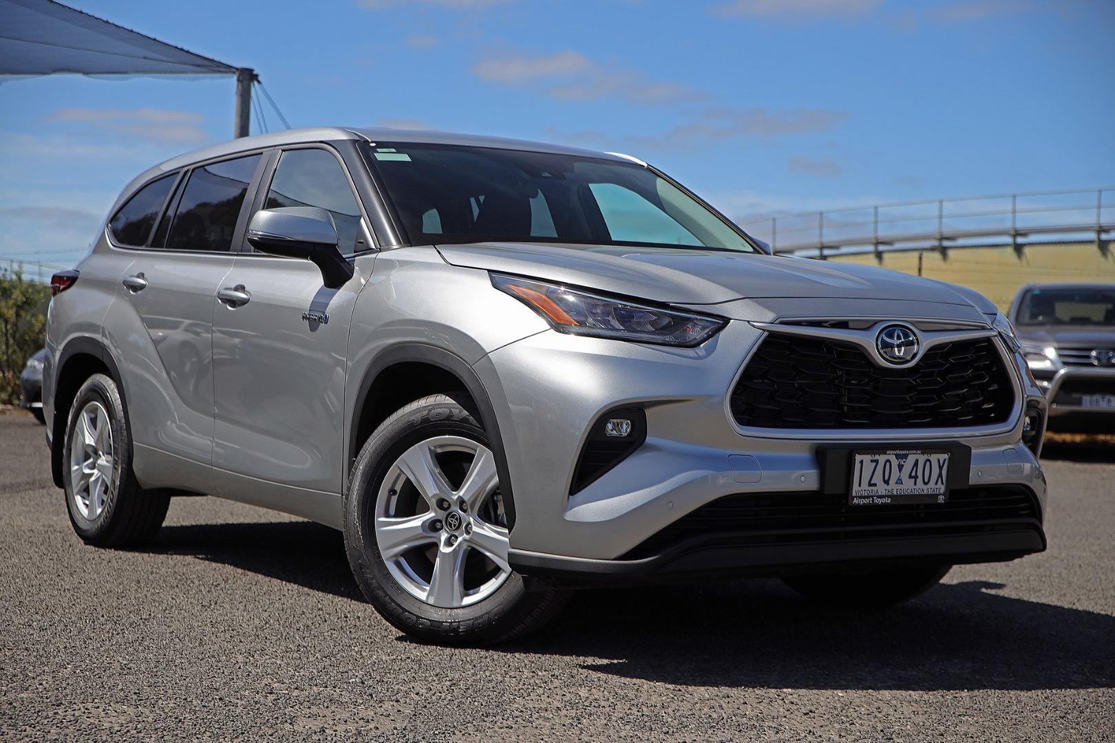 5 Reasons the Toyota Corolla Is the Perfect First Car | mymoto